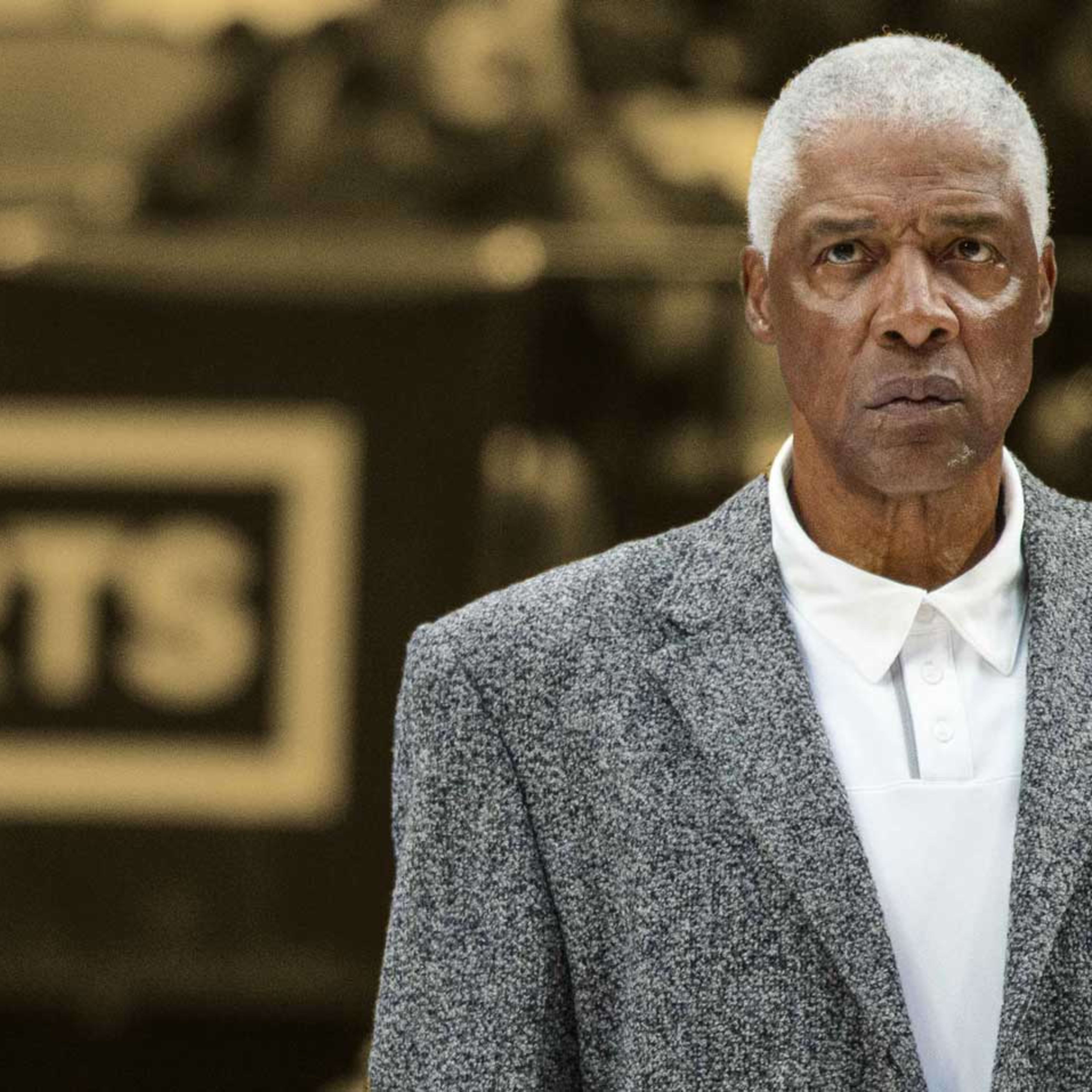 Scottie Pippen disliked Jordan and Doug Collins' public kiss ...