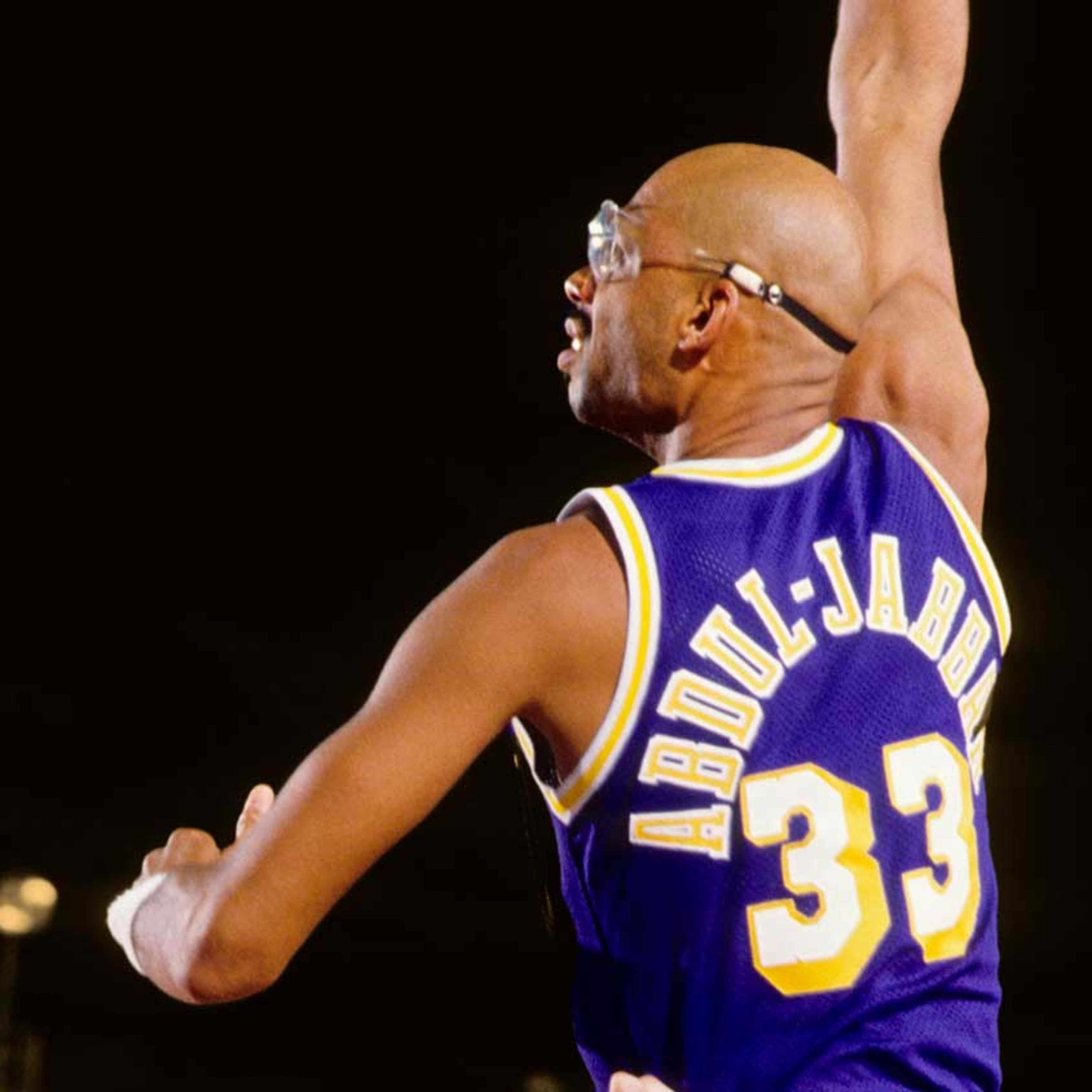 Kareem Abdul-Jabbar didn't like wearing his goggles - Basketball Network