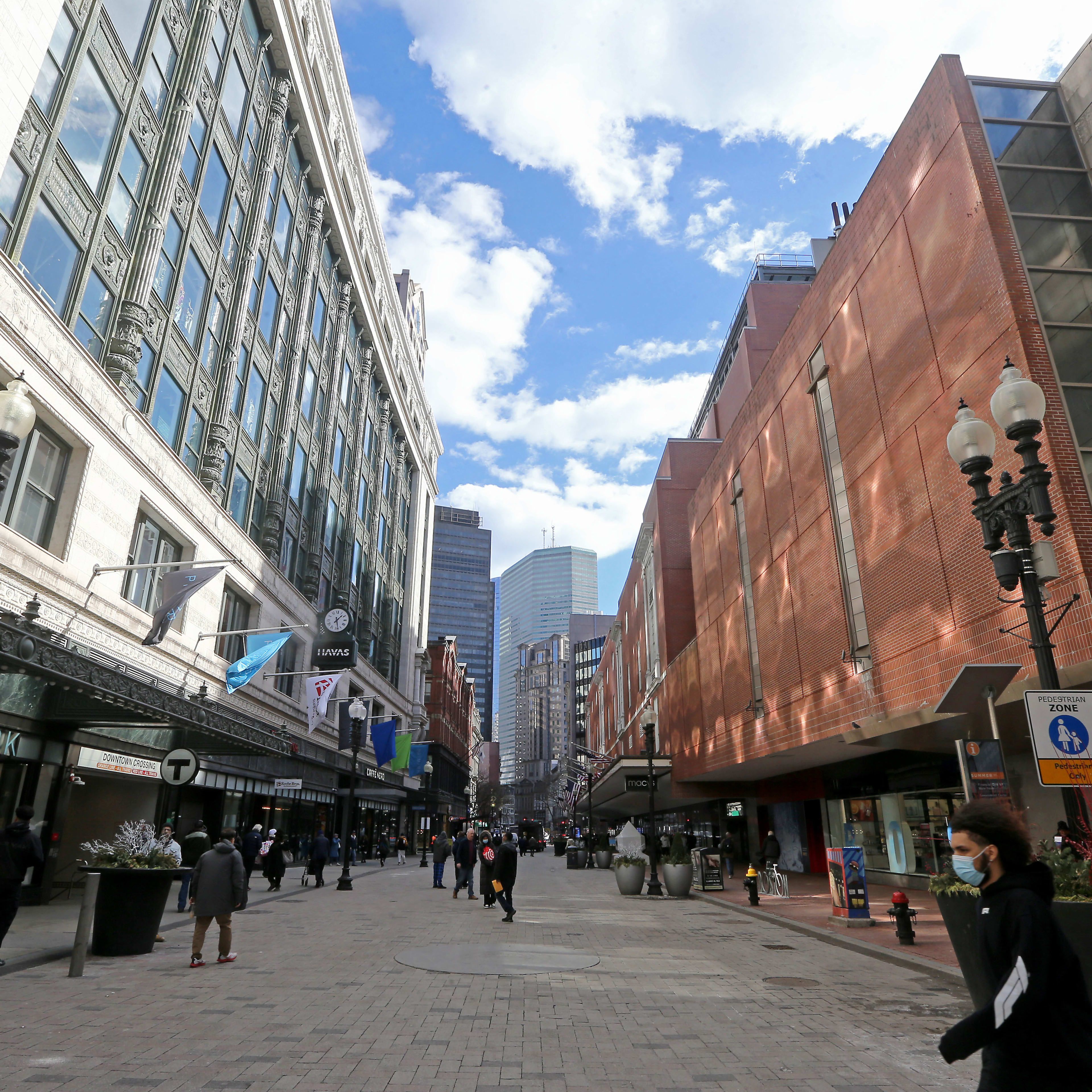 Kristin Cabot Opened Up About 'Personal Life,' Andy Byron, Before Viral ...