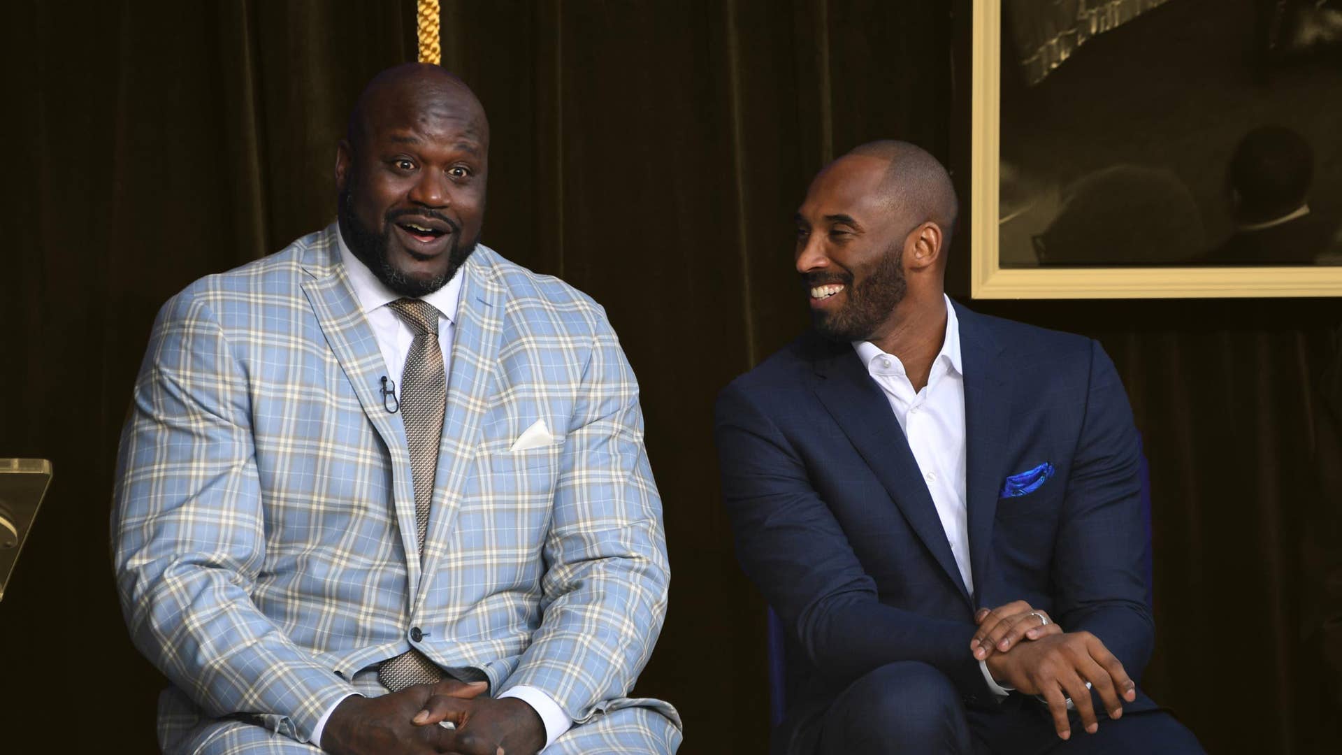 When Shaquille O'Neal carried an injured Kobe to practice - Basketball ...