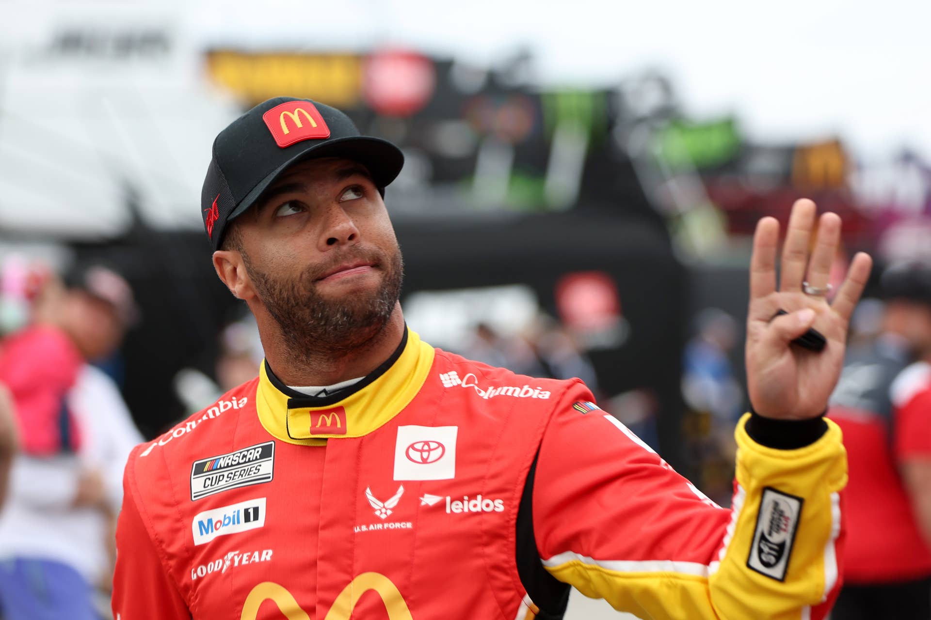 Bubba Wallace Turns Heads With Outfit At Ambetter 400 Sunday - The Spun